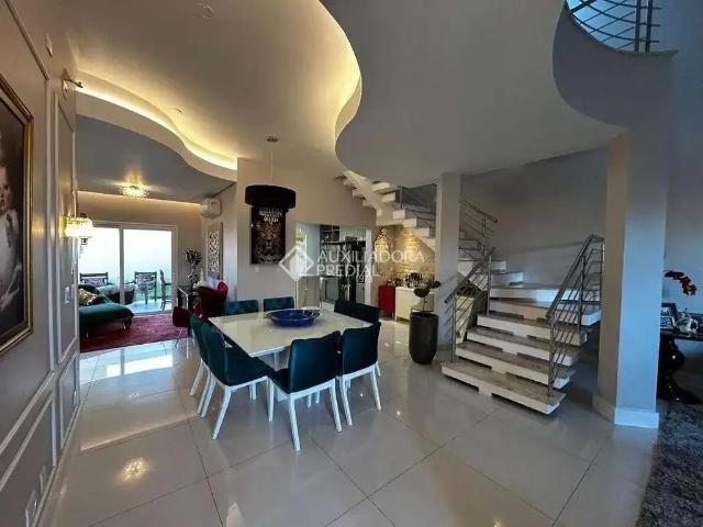 Casa / Sobrado para Locação em Canoas/RS Estância Velha 4 Quartos