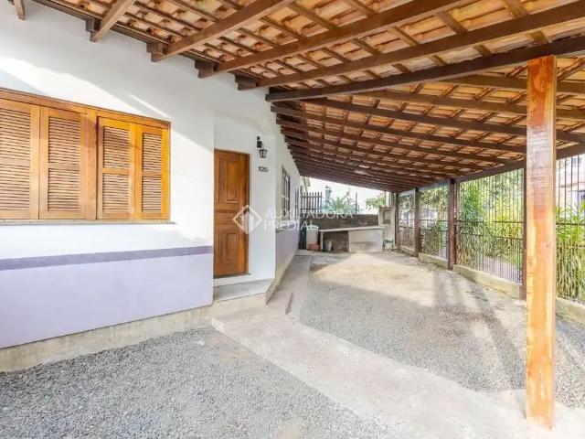 Casa / Sobrado para Locação em Canoas/RS Olaria 3 Quartos
