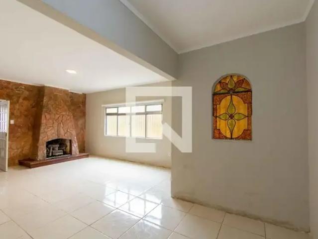 Casa / Sobrado para Locação em Canoas/RS Rio Branco 3 Quartos