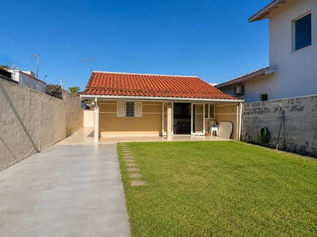 Casa / Sobrado para Locação em Caraguatatuba/SP Getuba 2 Quartos