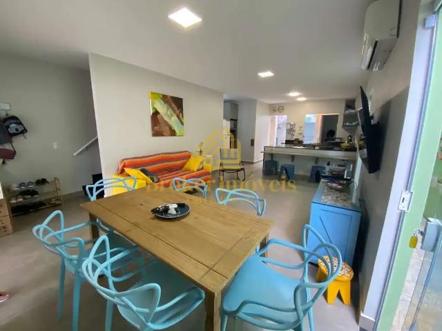 Casa / Sobrado para Locação em Caraguatatuba/SP Massaguaçu 4 Quartos