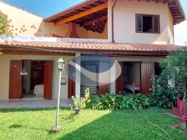 Casa / Sobrado para Locação em Caraguatatuba/SP Martim de Sá 4 Quartos