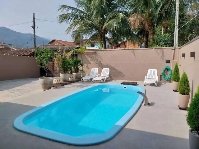 Casa / Sobrado para Locação em Caraguatatuba/SP Martim de Sá 3 Quartos