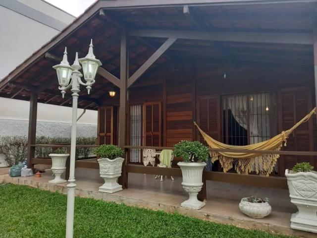 Casa / Sobrado para Locação em Caraguatatuba/SP Martim de Sá 3 Quartos