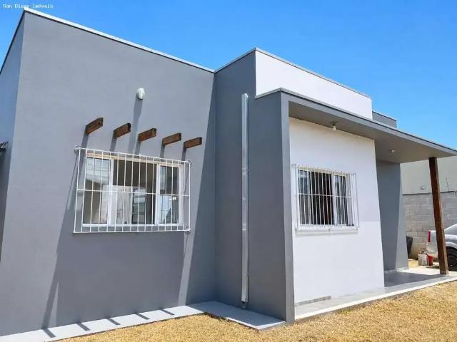 Casa / Sobrado para Locação em Caraguatatuba/SP Balneário dos Golfinhos