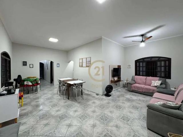 Casa / Sobrado para Locação em Caraguatatuba/SP Centro 4 Quartos