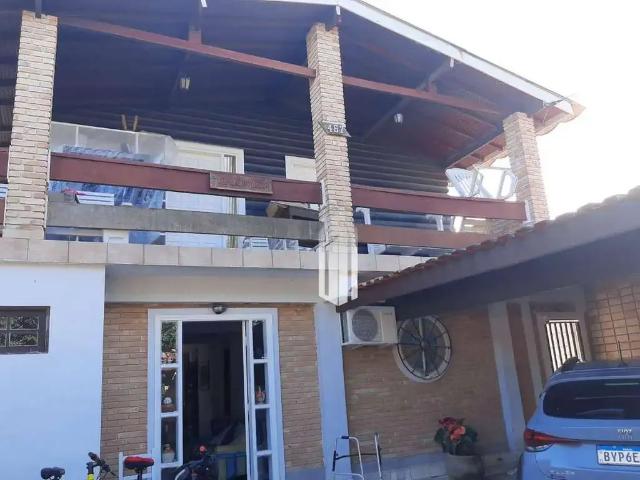 Casa / Sobrado para Locação em Caraguatatuba/SP Centro 5 Quartos