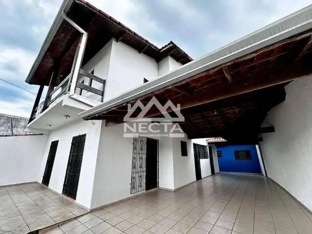 Casa / Sobrado para Locação em Caraguatatuba/SP Centro 5 Quartos