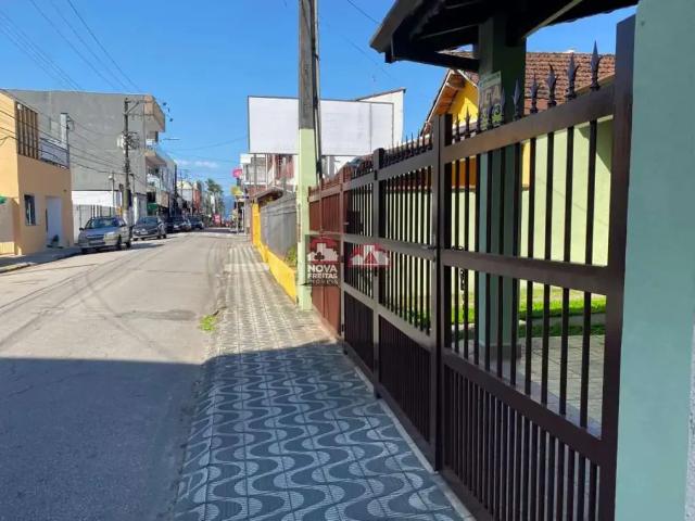 Casa / Sobrado para Locação em Caraguatatuba/SP Centro 3 Quartos