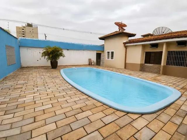 Casa / Sobrado para Locação em Caraguatatuba/SP Indaiá 4 Quartos