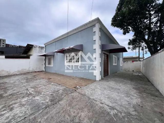 Casa / Sobrado para Locação em Caraguatatuba/SP Indaiá 3 Quartos
