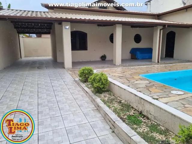 Casa / Sobrado para Locação em Caraguatatuba/SP Indaiá 3 Quartos