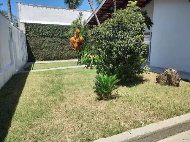 Casa / Sobrado para Locação em Caraguatatuba/SP Jardim Arua 4 Quartos