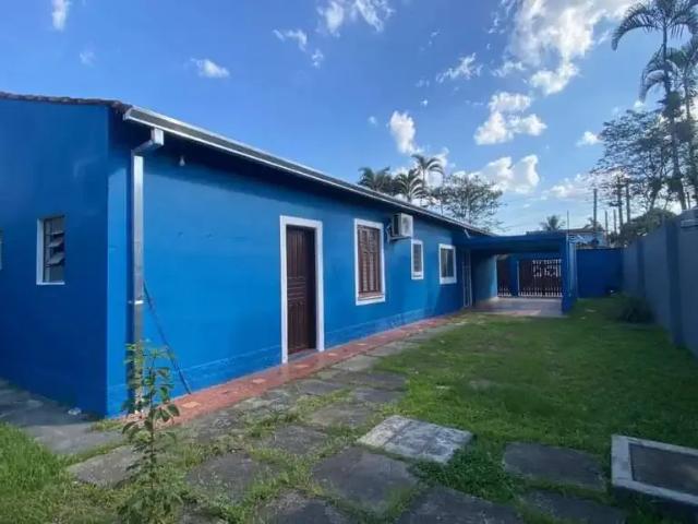 Casa / Sobrado para Locação em Caraguatatuba/SP Jardim Britânia