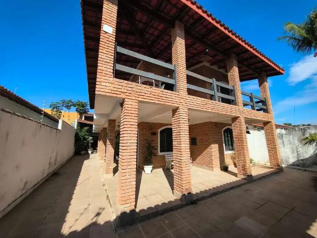 Casa / Sobrado para Locação em Caraguatatuba/SP Jardim Britânia 4 Quartos