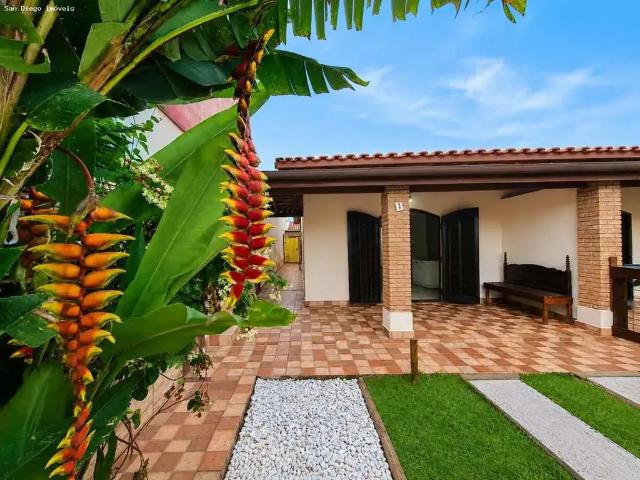 Casa / Sobrado para Locação em Caraguatatuba/SP Jardim Britânia