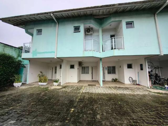 Casa / Sobrado para Locação em Caraguatatuba/SP Jardim Britânia 3 Quartos