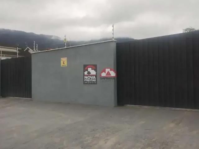 Casa / Sobrado para Locação em Caraguatatuba/SP Jardim do Sol 2 Quartos