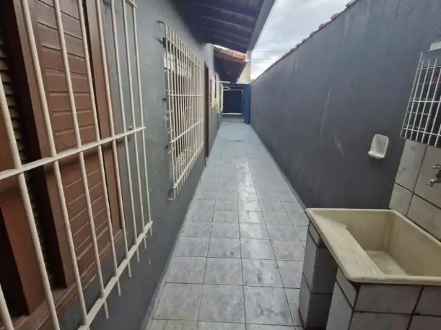 Casa / Sobrado para Locação em Caraguatatuba/SP Poiares 2 Quartos