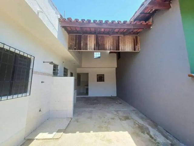 Casa / Sobrado para Locação em Caraguatatuba/SP Praia Aruan 2 Quartos