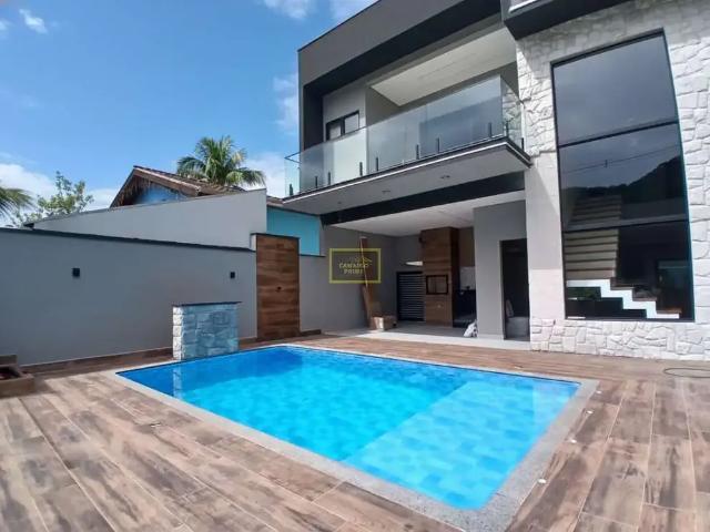 Casa / Sobrado para Locação em Caraguatatuba/SP Praia da Mococa 4 Quartos