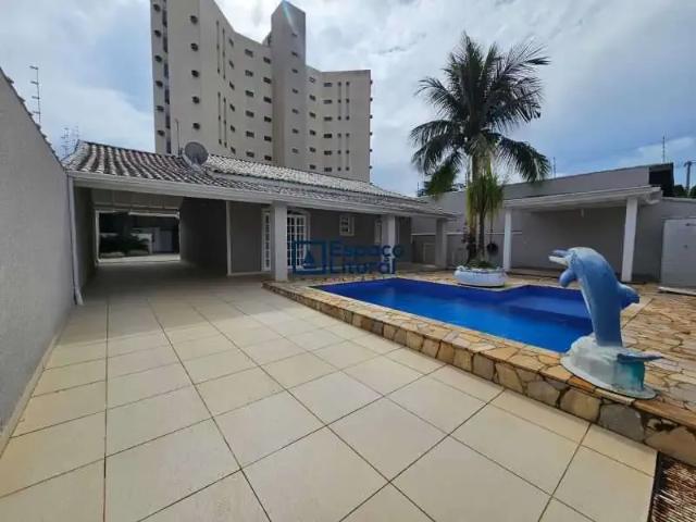 Casa / Sobrado para Locação em Caraguatatuba/SP Prainha 3 Quartos