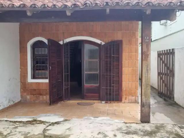 Casa / Sobrado para Locação em Caraguatatuba/SP Prainha