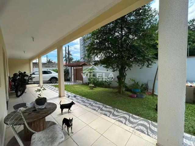 Casa / Sobrado para Locação em Caraguatatuba/SP Sumaré 4 Quartos