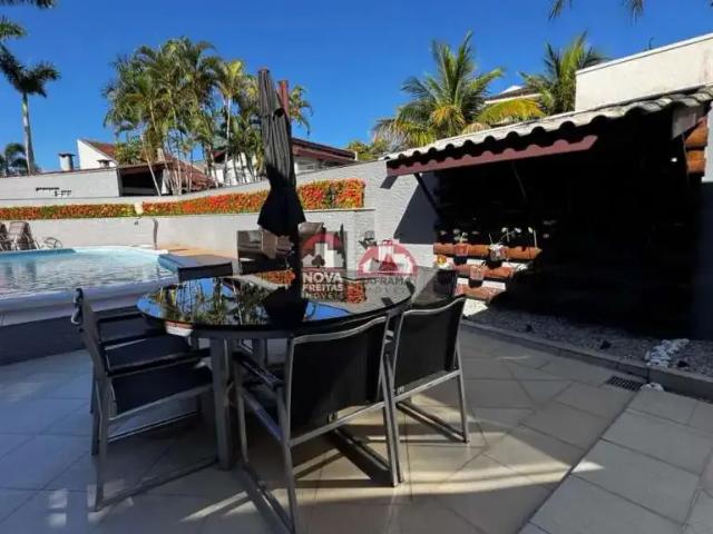 Casa / Sobrado para Locação em Caraguatatuba/SP Tabatinga 6 Quartos