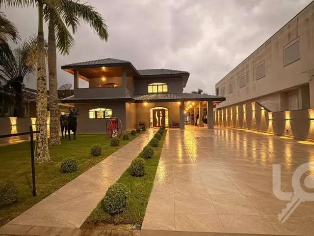 Casa / Sobrado para Locação em Caraguatatuba/SP Tabatinga 6 Quartos