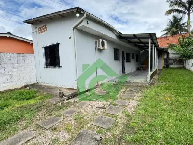 Casa / Sobrado para Locação em Caraguatatuba/SP Travessão 2 Quartos