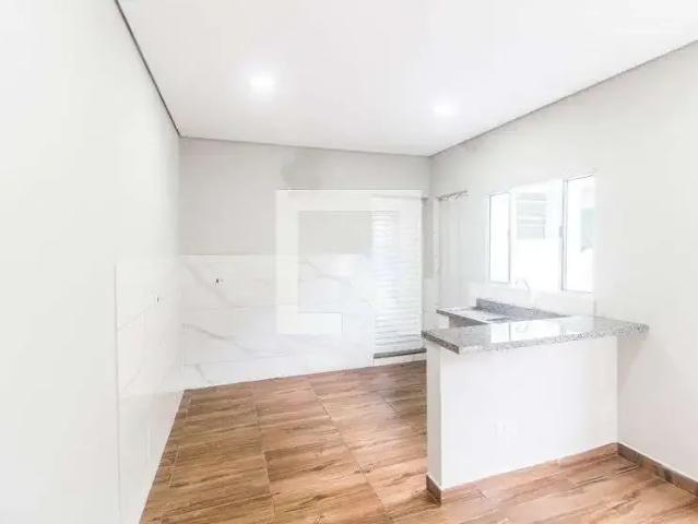Casa / Sobrado para Locação em Carapicuíba/SP Vila Dirce 1 Quartos