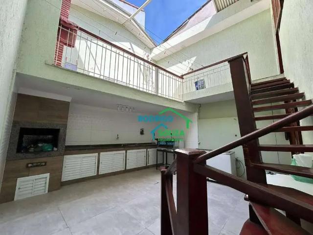 Casa / Sobrado para Locação em Carapicuíba/SP Vila Sul Americana 3 Quartos