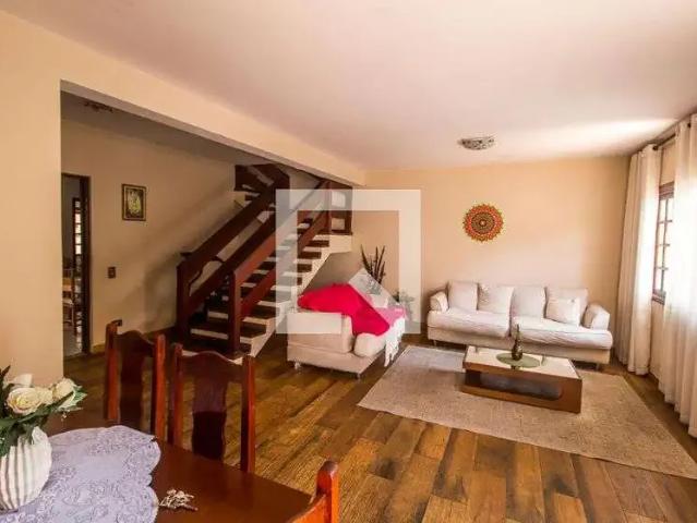 Casa / Sobrado para Locação em Carapicuíba/SP Vila Sul Americana 4 Quartos