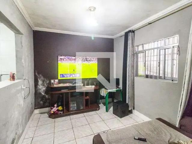 Casa / Sobrado para Locação em Carapicuíba/SP Chácara das Flores 3 Quartos