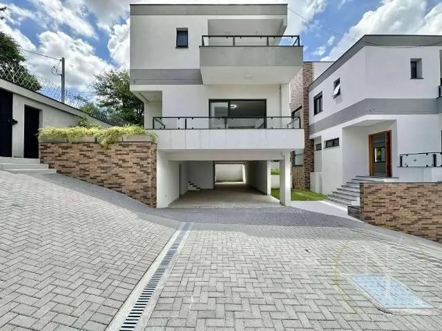 Casa / Sobrado para Locação em Carapicuíba/SP Chácara do Refúgio 3 Quartos