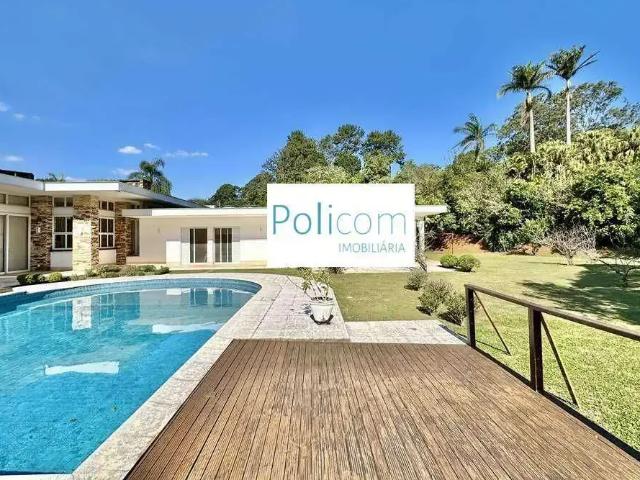Casa / Sobrado para Locação em Carapicuíba/SP Chácara dos Lagos 6 Quartos