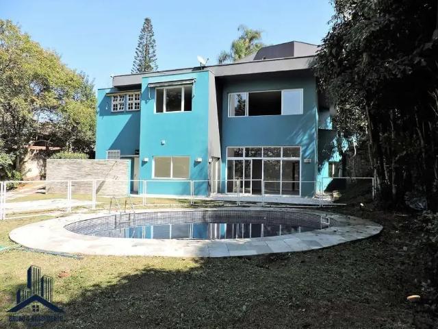 Casa / Sobrado para Locação em Carapicuíba/SP Jardim Marilu 6 Quartos