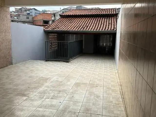 Casa / Sobrado para Locação em Carapicuíba/SP Jardim Novo Horizonte 3 Quartos