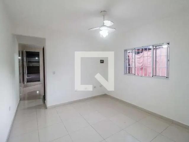 Casa / Sobrado para Locação em Carapicuíba/SP Parque Jandaia 2 Quartos