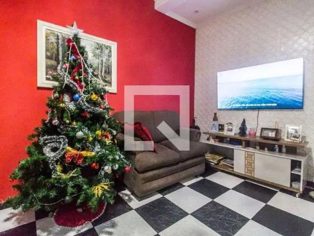 Casa / Sobrado para Locação em Carapicuíba/SP Parque Jandaia 2 Quartos