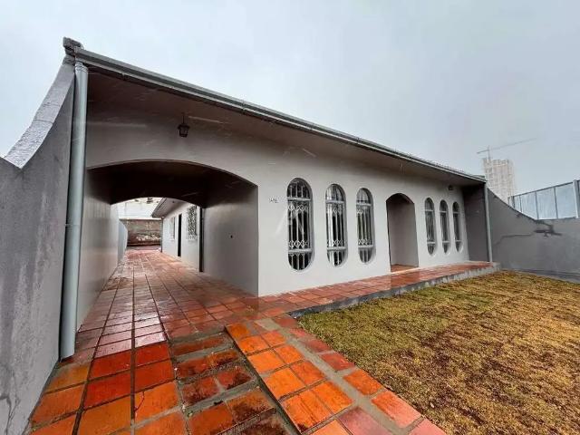 Casa / Sobrado para Locação em Cascavel/PR Centro 4 Quartos