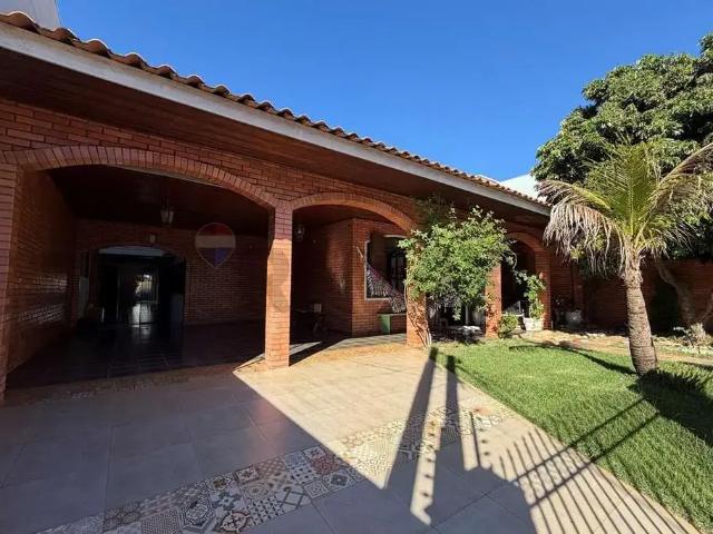 Casa / Sobrado para Locação em Cascavel/PR Centro 4 Quartos
