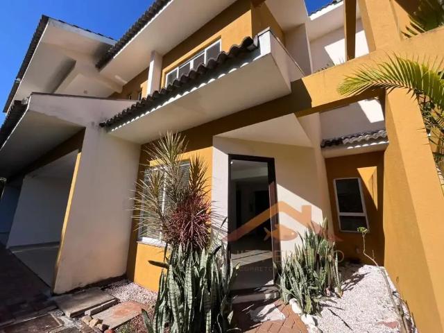Casa / Sobrado para Locação em Cascavel/PR Country 4 Quartos