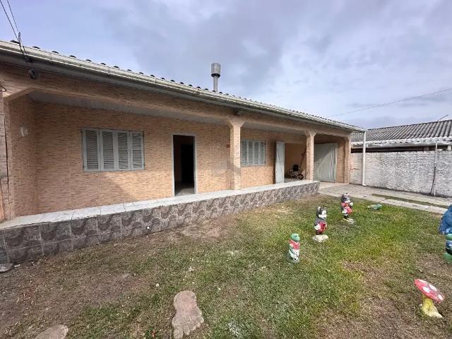 Casa / Sobrado para Locação em Cidreira/RS Centro 3 Quartos