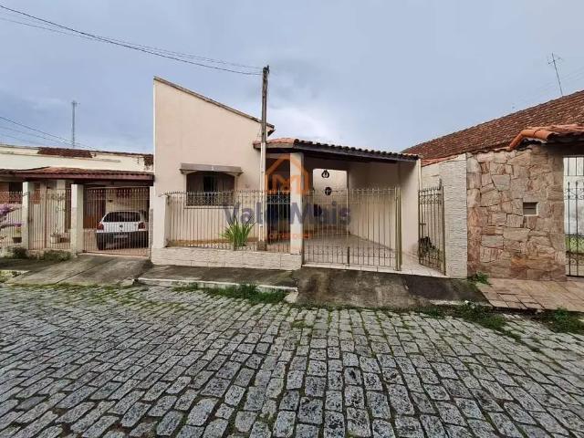 Casa / Sobrado para Locação em Cruzeiro/SP Vila Canevari 2 Quartos