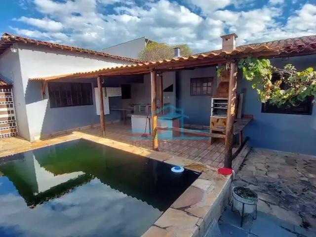 Casa / Sobrado para Locação em Cruzeiro/SP Vila Regina Célia 3 Quartos