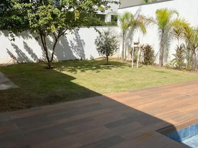 Casa / Sobrado para Locação em Cuiabá/MT Condomínio Residencial Florais dos Lagos 5 Quartos