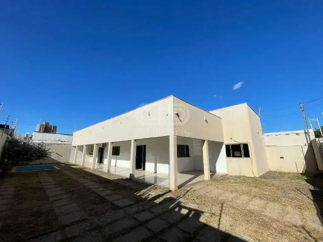 Casa / Sobrado para Locação em Cuiabá/MT Cidade Alta 3 Quartos