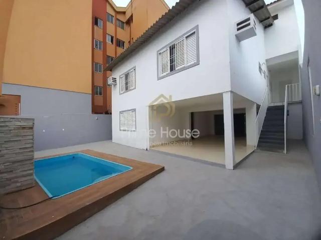 Casa / Sobrado para Locação em Cuiabá/MT Areão 8 Quartos